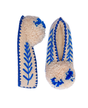 GIVE A PON | Greek slippers